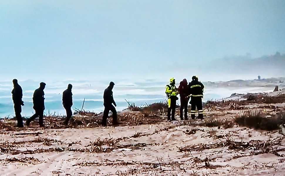 Naufragio: trovato in mare il corpo di una donna, sale a 72 il numero ...